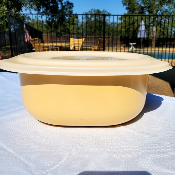 Tupperware | Kitchen | Vintage Tupperware Ovenworks 2 Qt Casserole ...